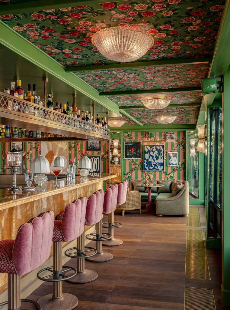 Wanderlust Wednesday: La Fantaisie in Paris - The English Room